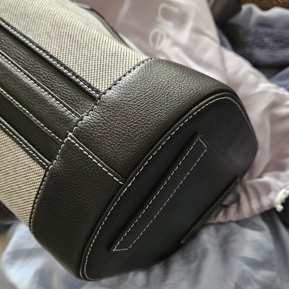 Bags | Vunque Bucket Bag | Poshmark